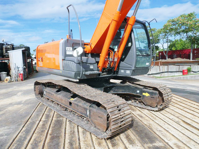 ZX200-3：中古ユンボ（バックホー）日立 兵庫・大阪・岡山納車対応！【中古重機のトラック王国】